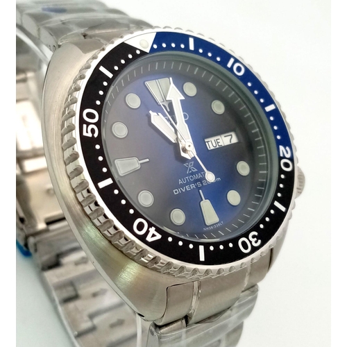 A Seiko Automatic 200M Divers Gents Watch. Stainless steel strap and ...