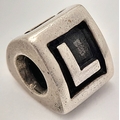 A PANDORA STERLING SILVER INITIAL 'L' CHARM. 3.2G. REF - S/A 1417.