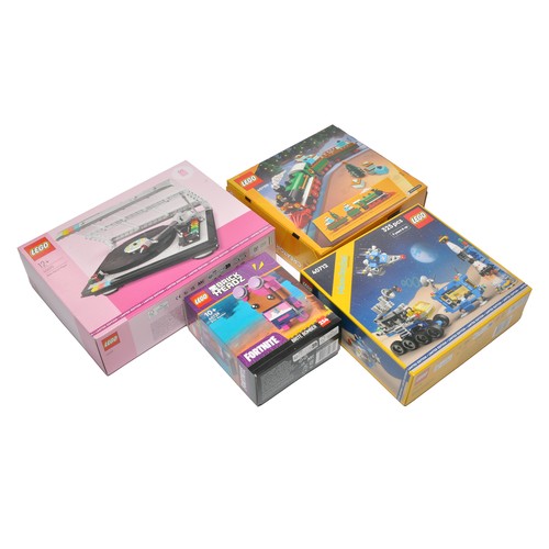 Lego group of 4 x Sets comprising No. 40728, 40700, 40712 and 40699 ...