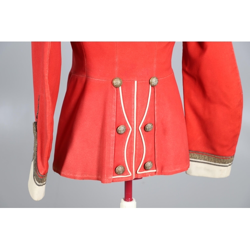 AN EARLY 20TH CENTURY SCARLET TUNIC FOR THE WORCESTER REGIMENT. A ...