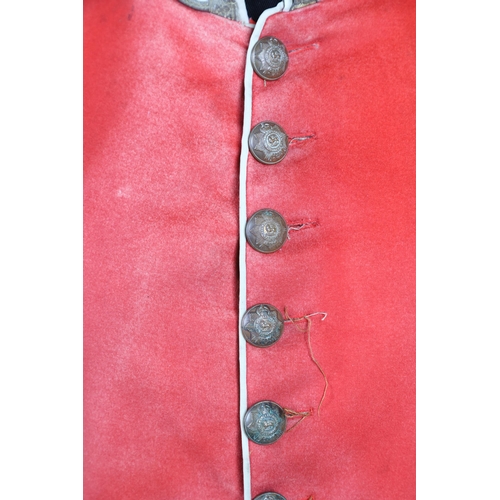 AN EARLY 20TH CENTURY SCARLET TUNIC FOR THE WORCESTER REGIMENT. A ...