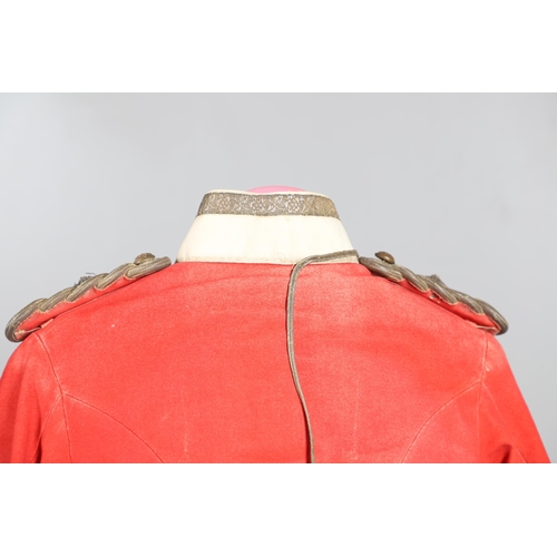 AN EARLY 20TH CENTURY SCARLET TUNIC FOR THE WORCESTER REGIMENT. A ...
