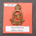 A ROYAL HIBERNIAN MILITARY SCHOOL CAP BADGE. A 1901-21 period die ...
