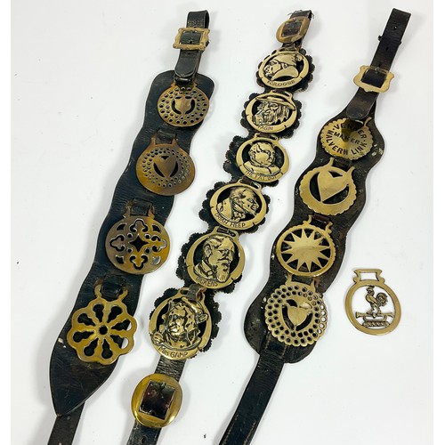 3 HORSE BRASS STRAPS WITH SELECTION OF BRASSES INC. VENNER MAKER ...