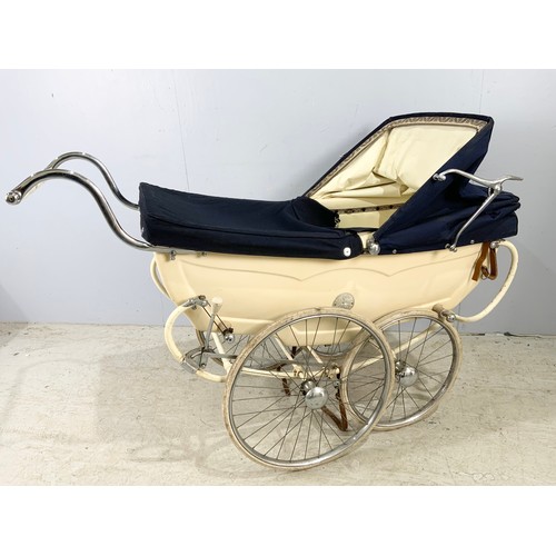 PEDIGREE PRAM