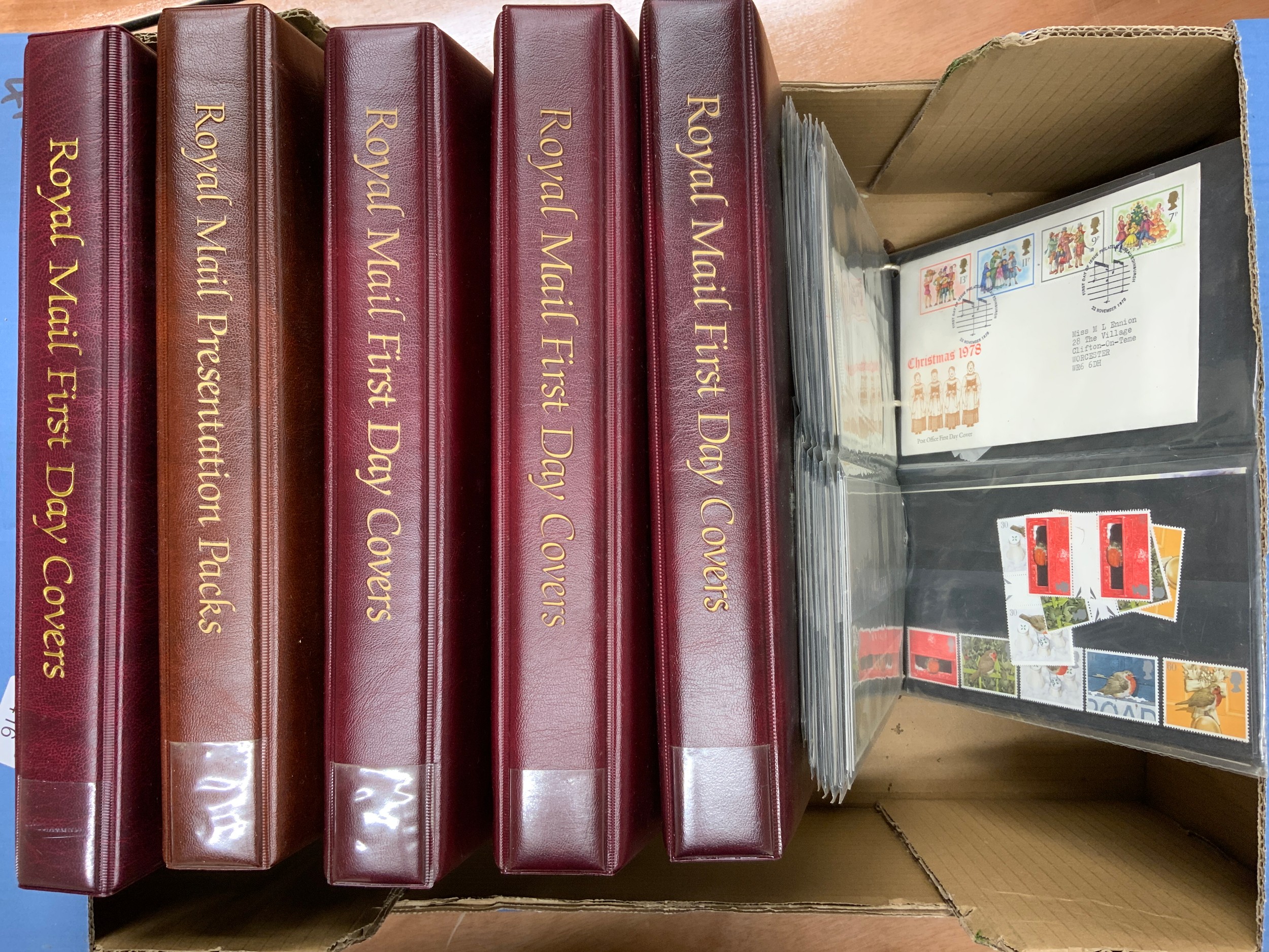 COLLECTION OF FIRST DAY COVERS IN ROYAL MAIL COVER ALBUMS X5 WITH ...