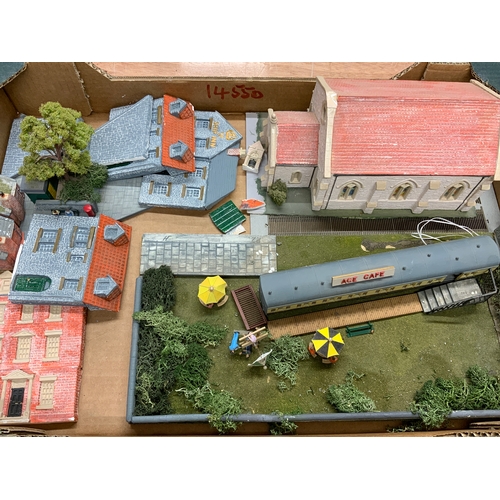 DIORAMA FOR 00 GAUGE & RAILWAY SCENIC ACCESSORIES INC CHAPEL