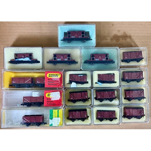 N GAUGE, HORNBY MINITRIX & PECO, 17 IN TOTAL, STEELS, BRAKE VANS, VENT ...