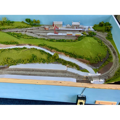 N GAUGE MODEL RAILWAY LAYOUT, BASED ON GOATHLAND STATION, ON THE NORTH ...