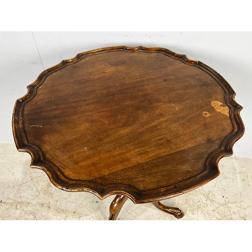 GOOD QUALITY PIE CRUST TOP PEDESTAL OCCASIONAL TABLE