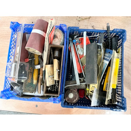 4 TRAYS OF MIXED HARDWARE & TOOLS WITH 2 MULTI DRAWER CABINETS