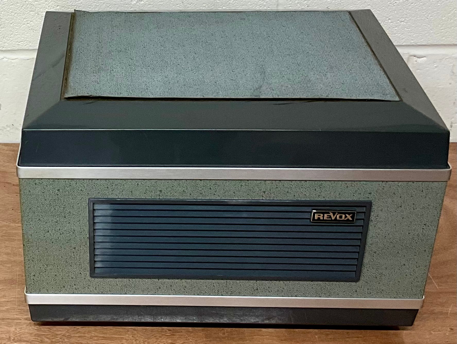 REVOX G36 REEL TO REEL TAPE RECORDER, IN GREY CASE