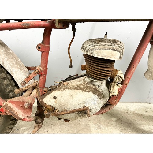 VINTAGE MOTORCYCLE IN NEED OF RESTORATION, POSSIBLY A 1952 BSA BANTAM D2