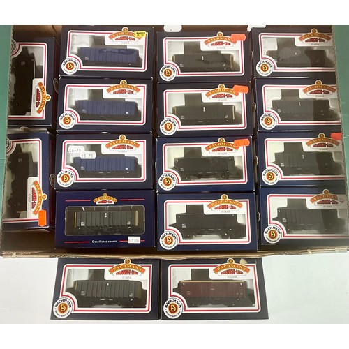 BACHMANN, 00 SCALE MODERN IMAGE MODEL RAIULWAY WAGONS, INC MEA BOX BODY ...