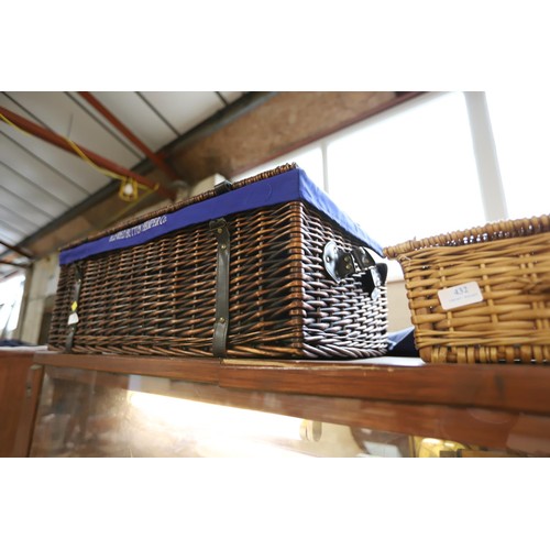 Picnic basket Alfred Button Hamper Co