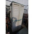 Upright storage unit