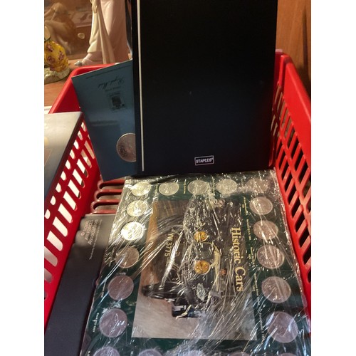 Coins & bank noters, incl year set & whitman folders