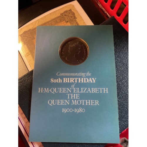 Coins & bank noters, incl year set & whitman folders