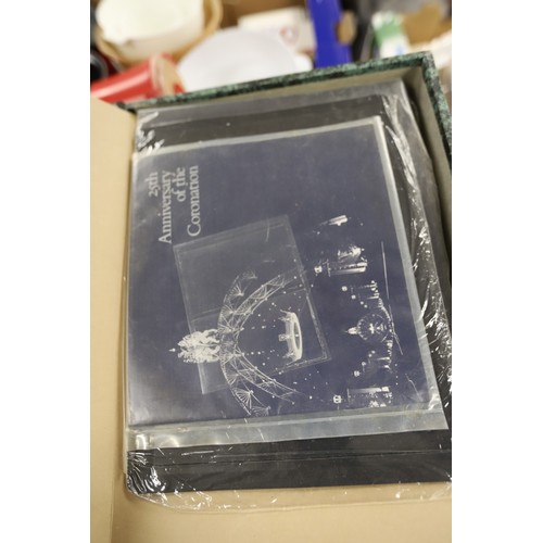Box file, incl mixed stamps, etc