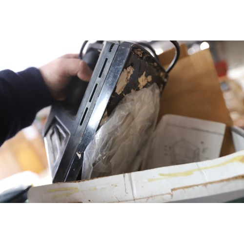 12v Halfords polisher & wallpaper stripper - warranted until 12 noon ...