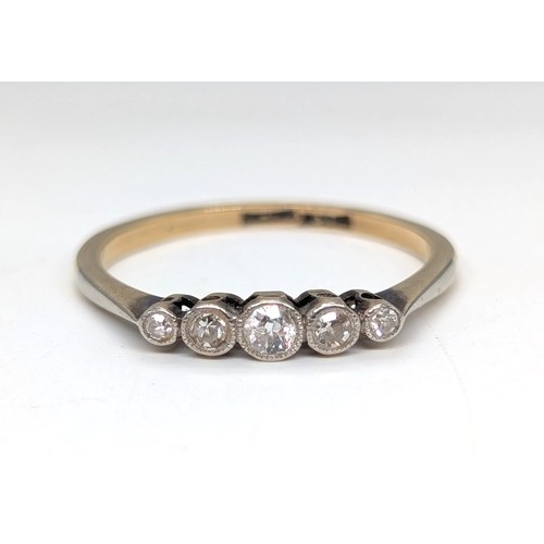 18ct & Platinum Art Deco Diamond Graduated Ring Set with 5 Graduated ...