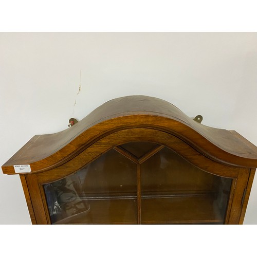 Lockable wall hanging display cabinet with 2 shelves measuring 65 x 78 ...