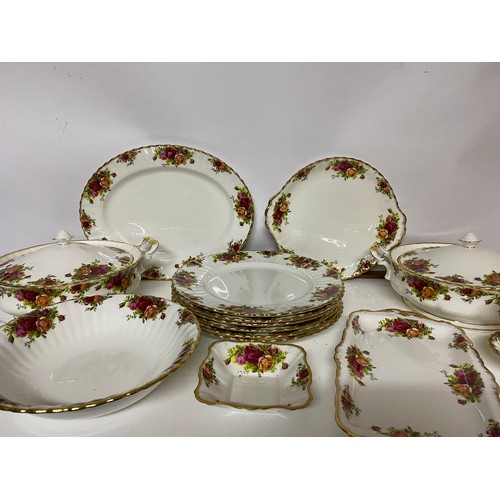 Royal Albert Old Country Roses dinner set comprising of 6 x dinner ...