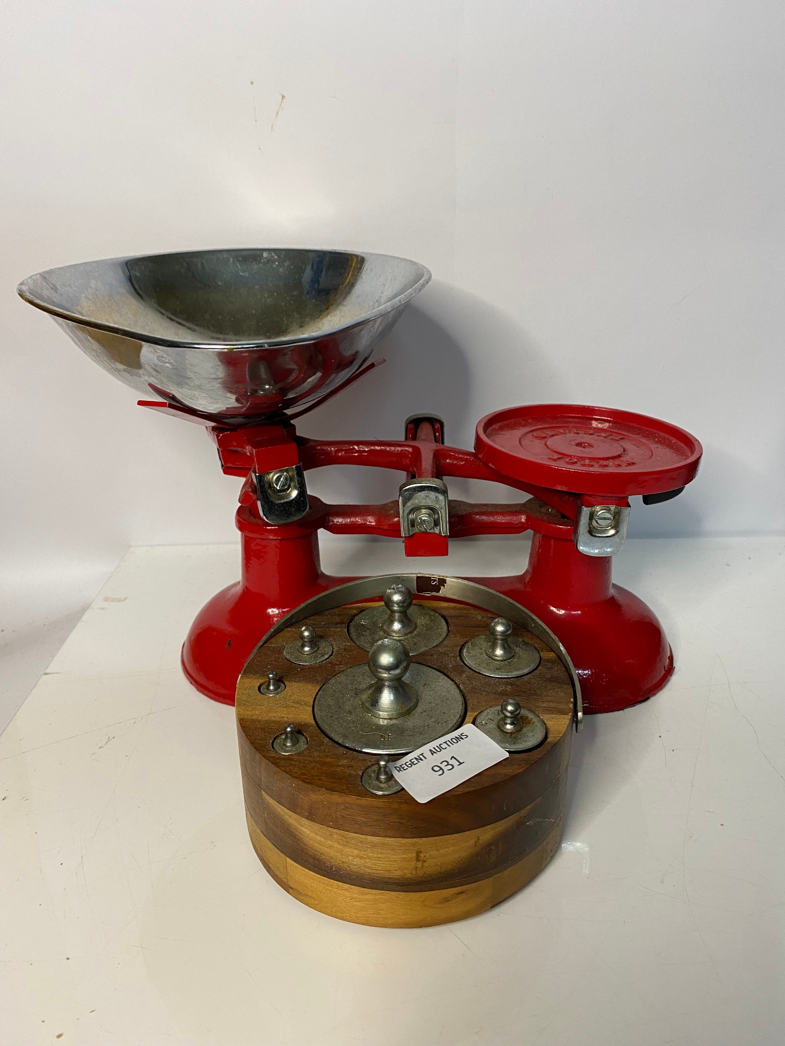 Vintage red kitchen weighing scales from Victor England complete with ...