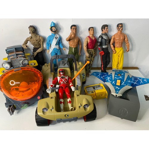 Collection of 4 x Hasbro Action man figures and toys. Also, includes ...
