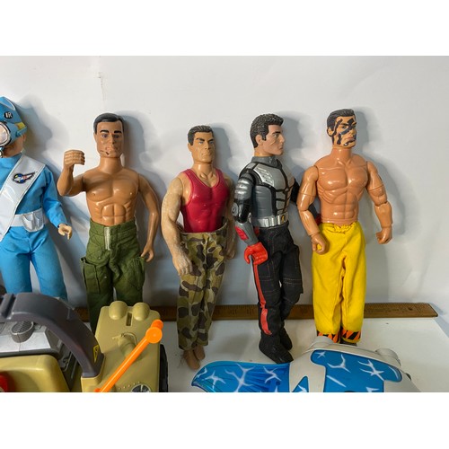Collection of 4 x Hasbro Action man figures and toys. Also, includes ...