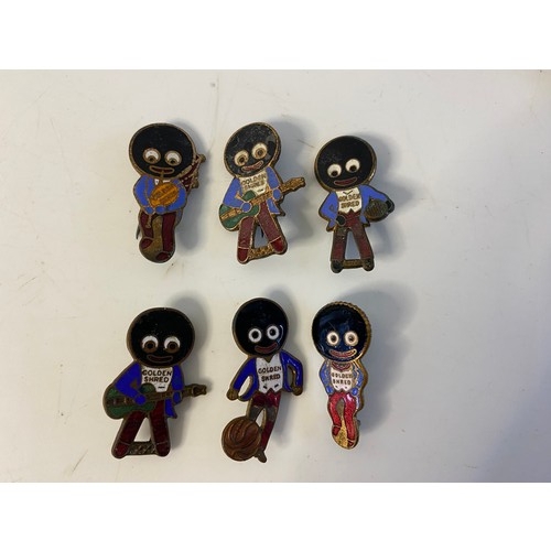 Collection of 6 vintage Golly badges