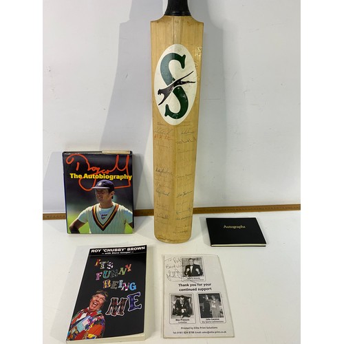 Autograph collection to include cricketers John Snow, Geoff Arnold, Bob ...