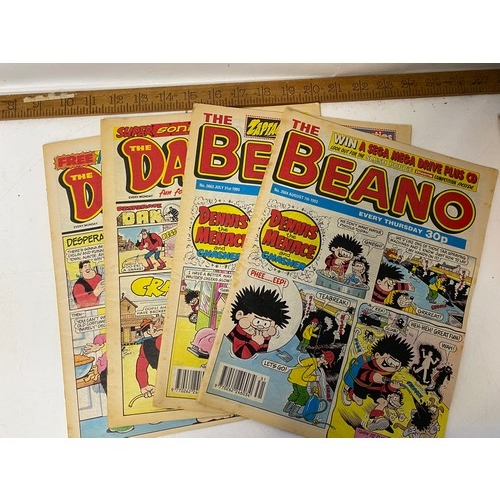 Assortment of vintage comics, magazines and annuals