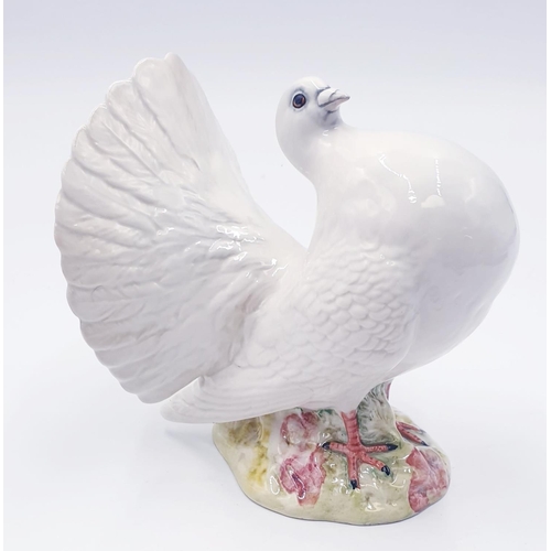 BESWICK 12.7cm MODEL OF A FANTAIL PIGEON (Model No 1614) (White Gloss ...