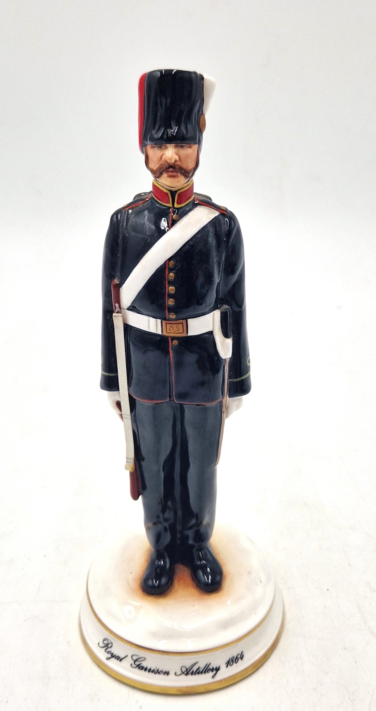 MICHEAL.J.SUTTY PORCELAIN Large 19cm CHARACTER FIGURINE "ROYAL GARRISON ...