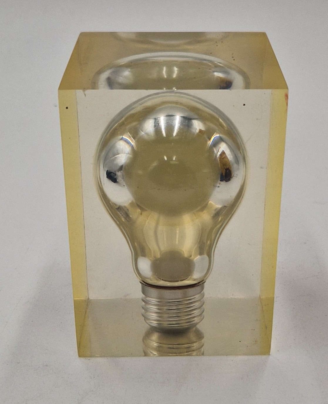 LUCITE/CLEAR RESIN 10cm x 8cm POP ART WHIMSICAL SCULPTURE/PAPERWEIGHT ...