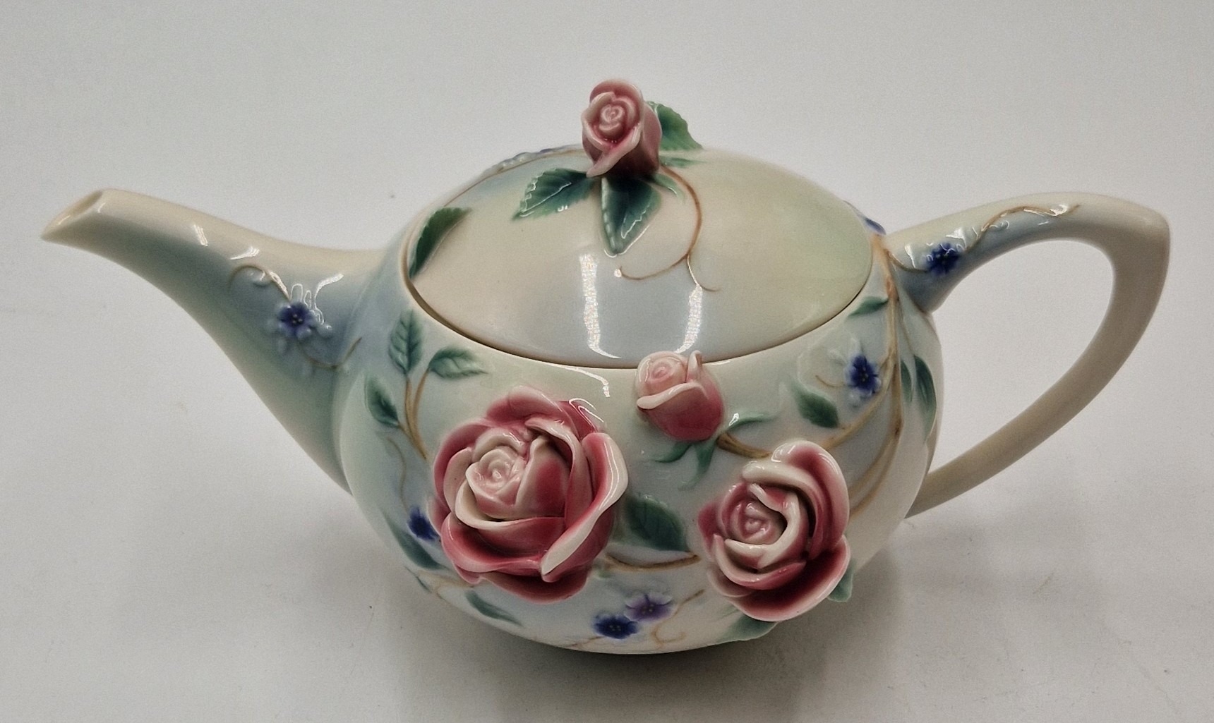 FRANZ PORCELAIN (For Royal Doulton) TEAPOT WITH FLORAL DESIGN. (Franz ...