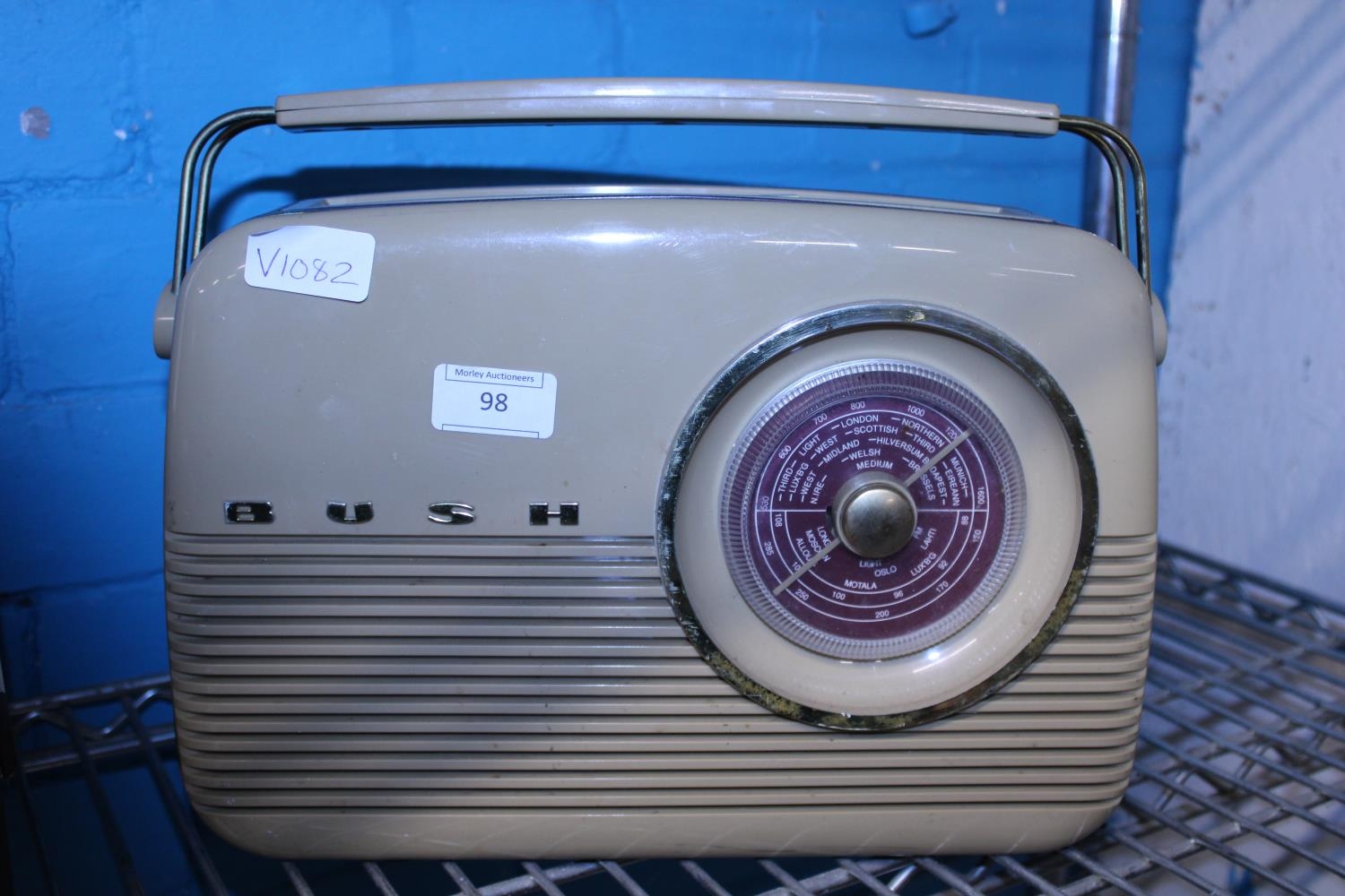 A vintage Bush radio (untested)