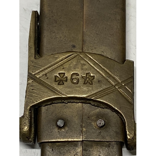 A German WW2 style paratroopers pantographic knife