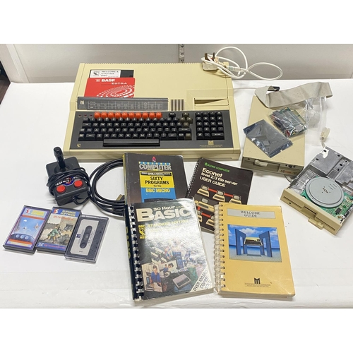 A vintage BBC Master computer console in working order (space bar needs ...