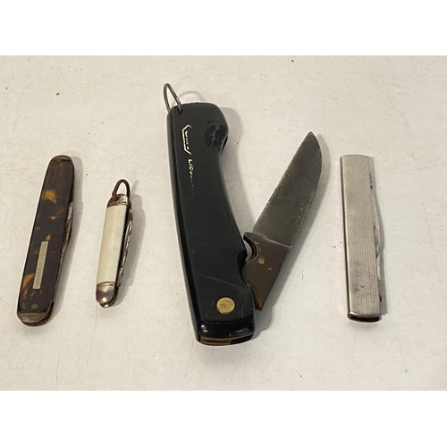 Four assorted vintage pen knives, UK shipping only