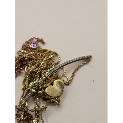 9ct Gold Scrap Chain & Pendants Weighs 5g All Tangled