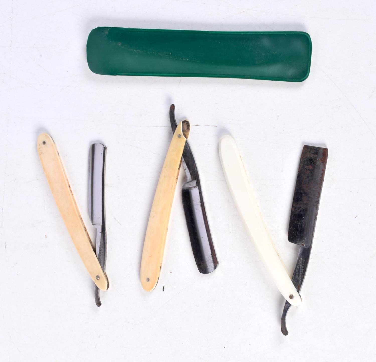 A collection of vintage cut throat razors 15cm (4)