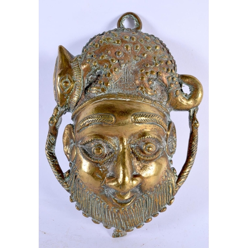 AN UNUSUAL SET OF THREE EARLY 20TH CENTURY AFRICAN BRONZE TRIBAL ...