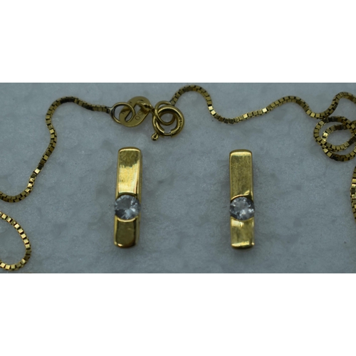 ASSORTED 14CT & 18CT GOLD. 7 grams. Chain 43 cm long, pendant 2 cm x 0. ...