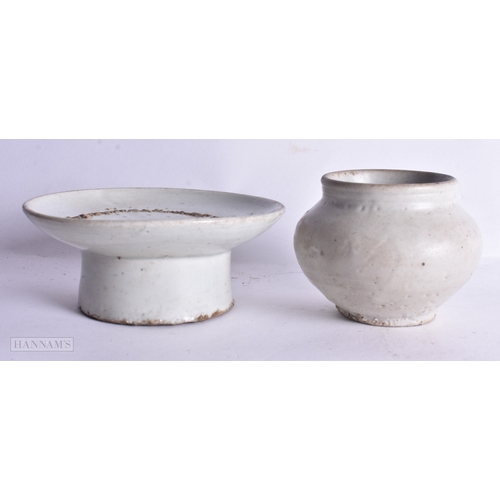 TWO KOREAN CHOSUN PERIOD VESSELS. Largest 14 cm wide. (2)
