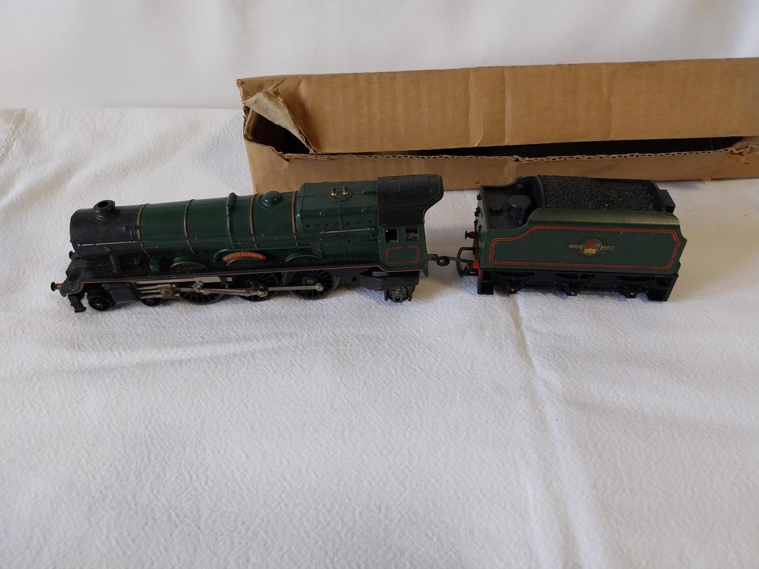 Triang oo gauge Princess Elizabeth engine with tender