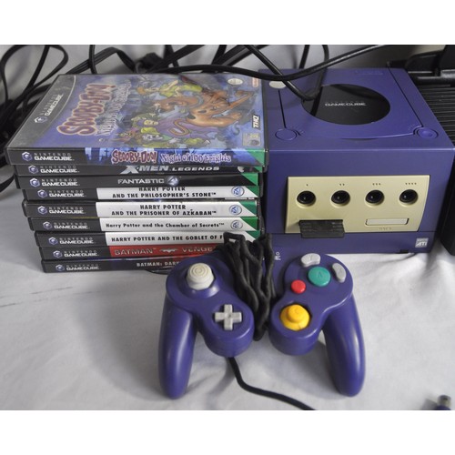 X BOX AND GAME CUBE GAME CONSOLS AND GAMES