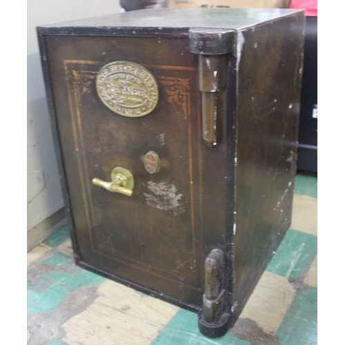 RATNER SAFE WITH KEY