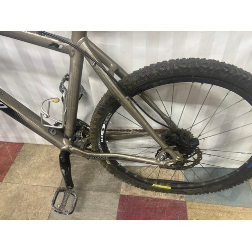 SPEACIALIZED HARDROCK 27 SPEED MOUNTAIN BIKE WITH FRONT SUSPENSION AND ...